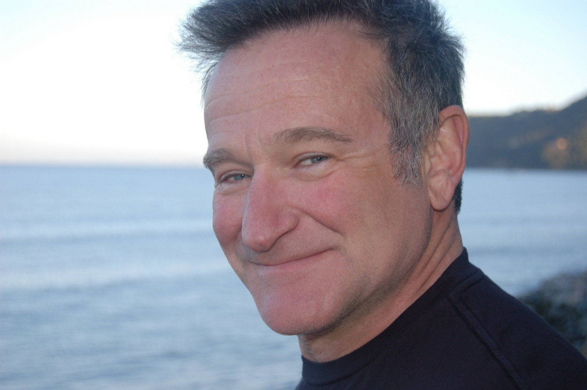 [100+] Robin Williams Background s | Wallpapers.com