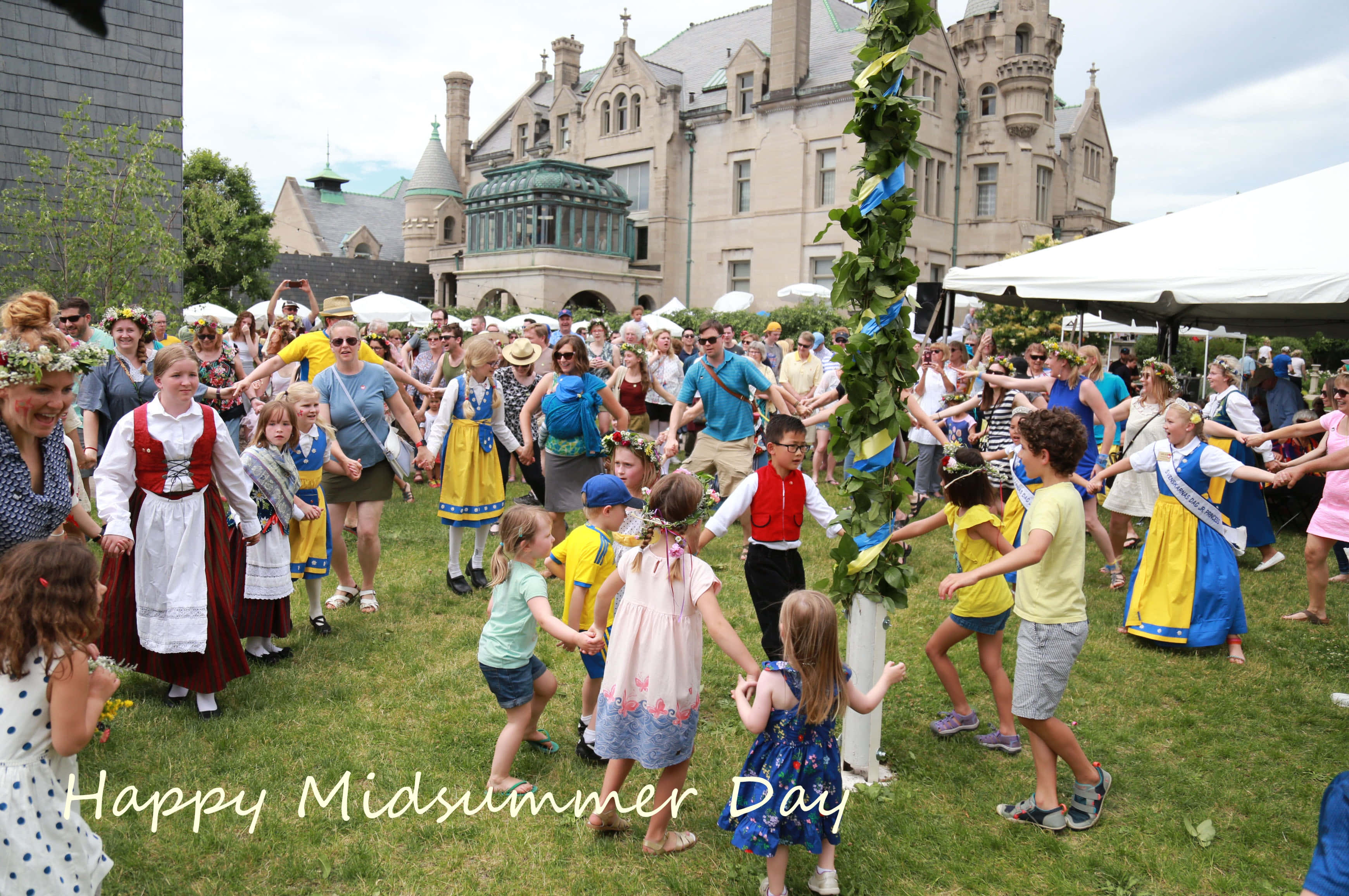 Download A Peaceful Midsummer Day Accompanying The Enchanting Beauty Of ...