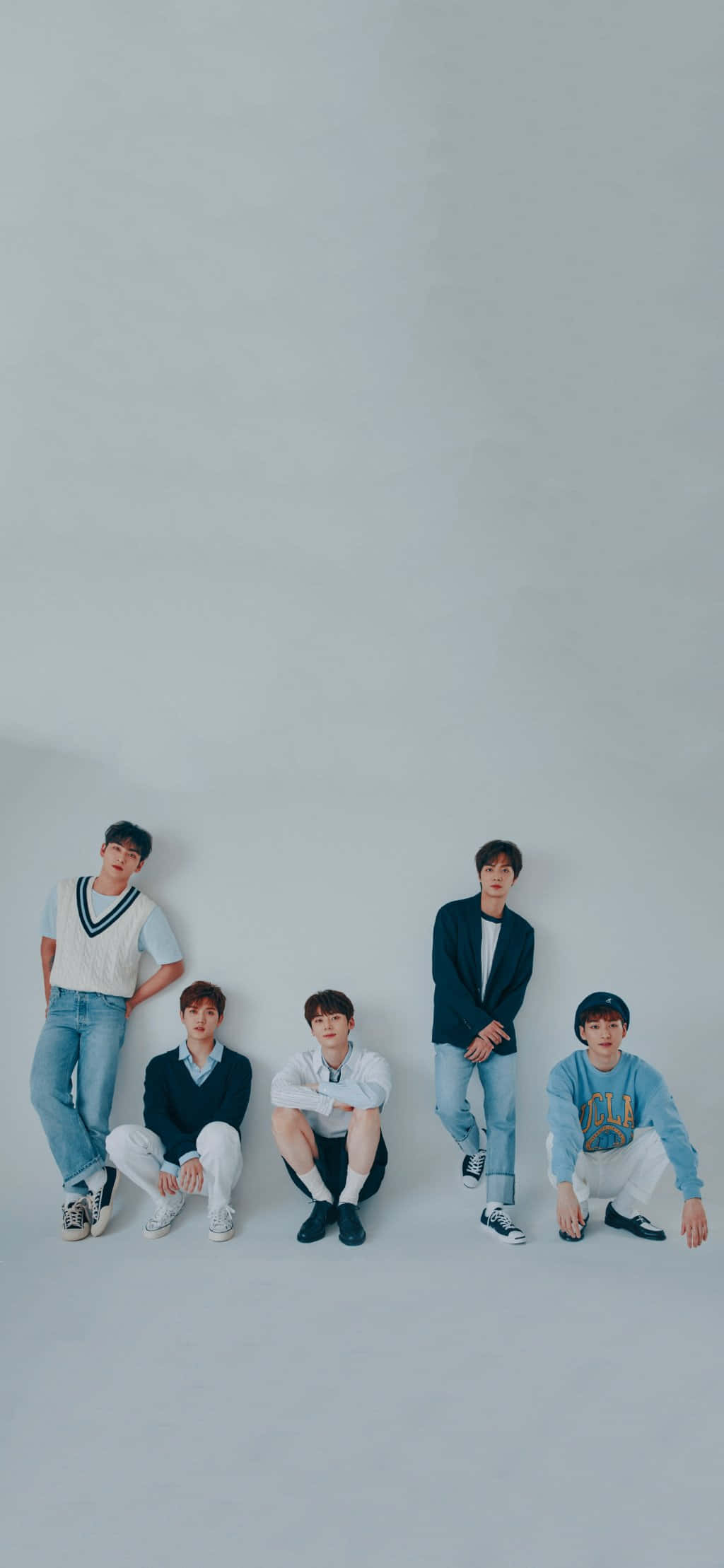 Download Nuest Kpop Boy Group Gray Wallpaper | Wallpapers.com